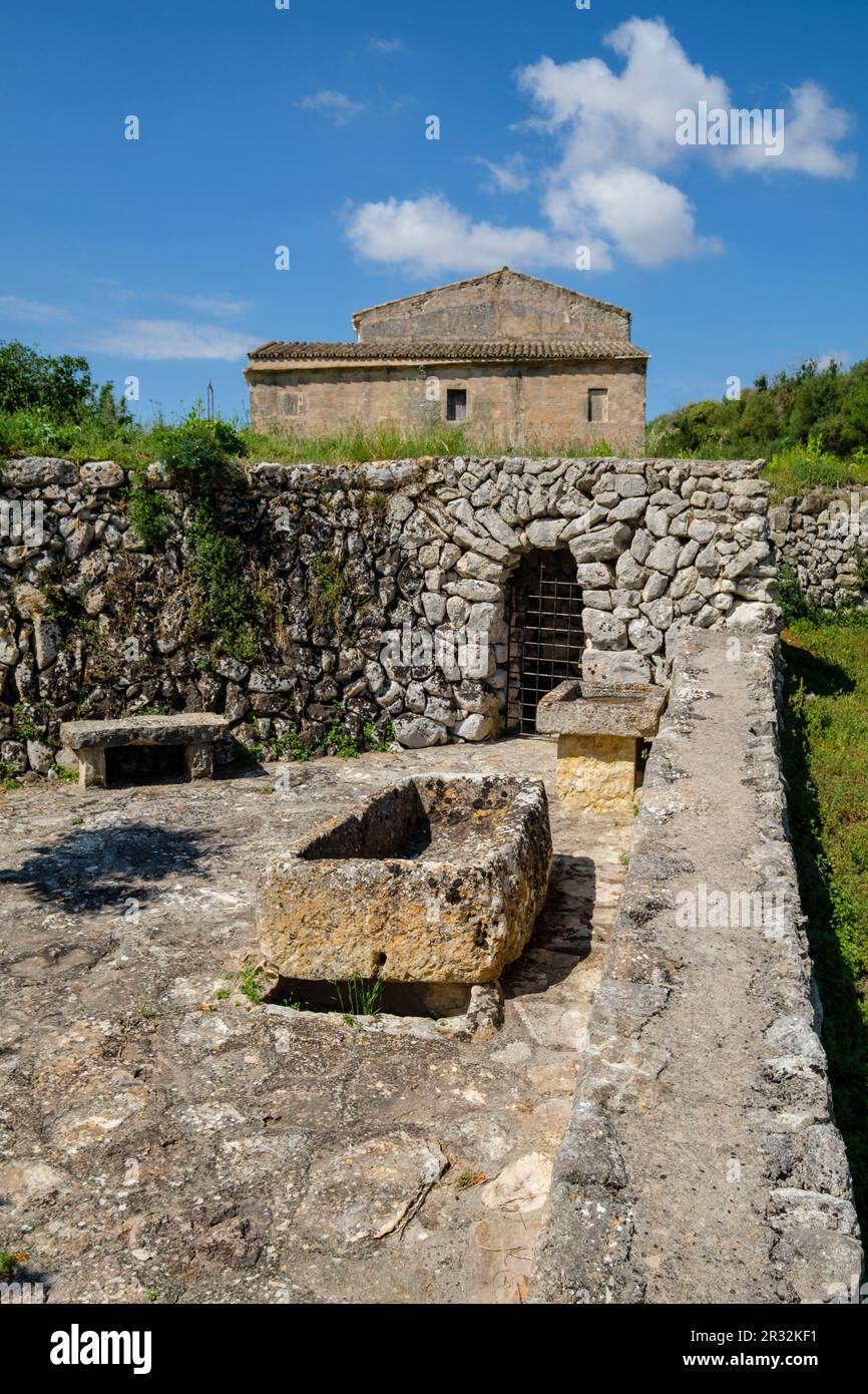 Geographical center of the nation hi-res stock photography and images ...
