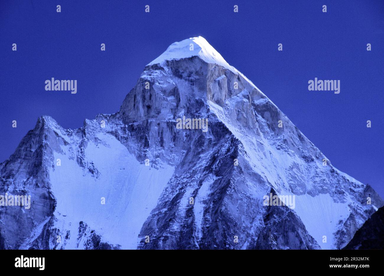 Pico Shivling (6543m.). Himalaya Garhwal. Uttar Pradesh.India.Asia ...