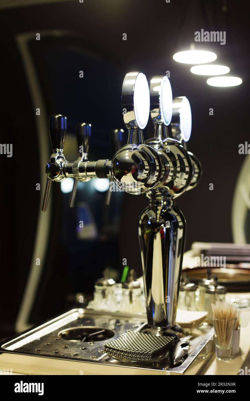 Beer taps hi-res stock photography and images - Alamy
