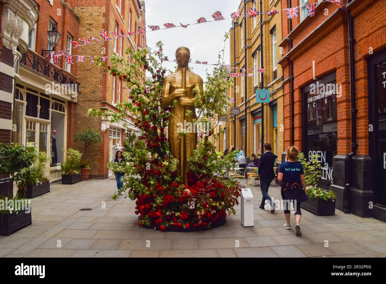 London, UK. 22nd May 2023. Oscar-themed flower arrangement as Chelsea ...