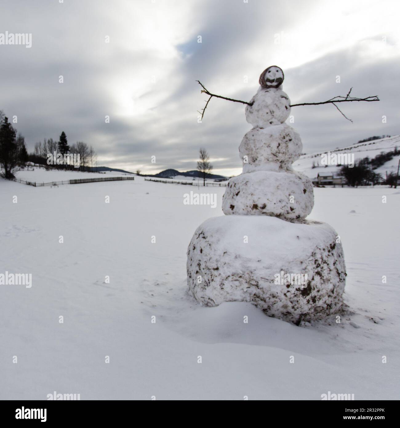 Snowman big hi-res stock photography and images - Alamy