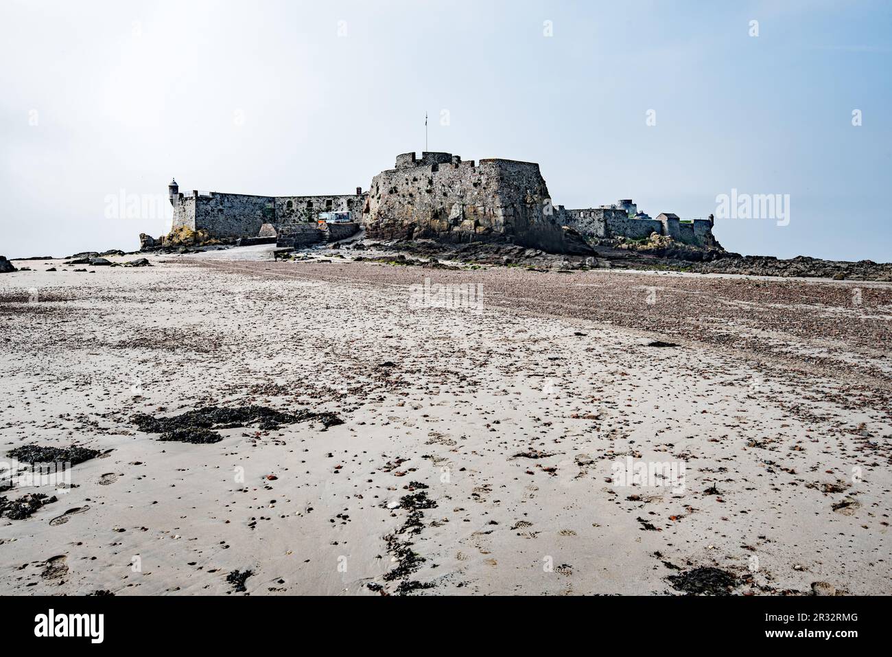 The causeway route across the tidal area over to Elizabeth Castle ...