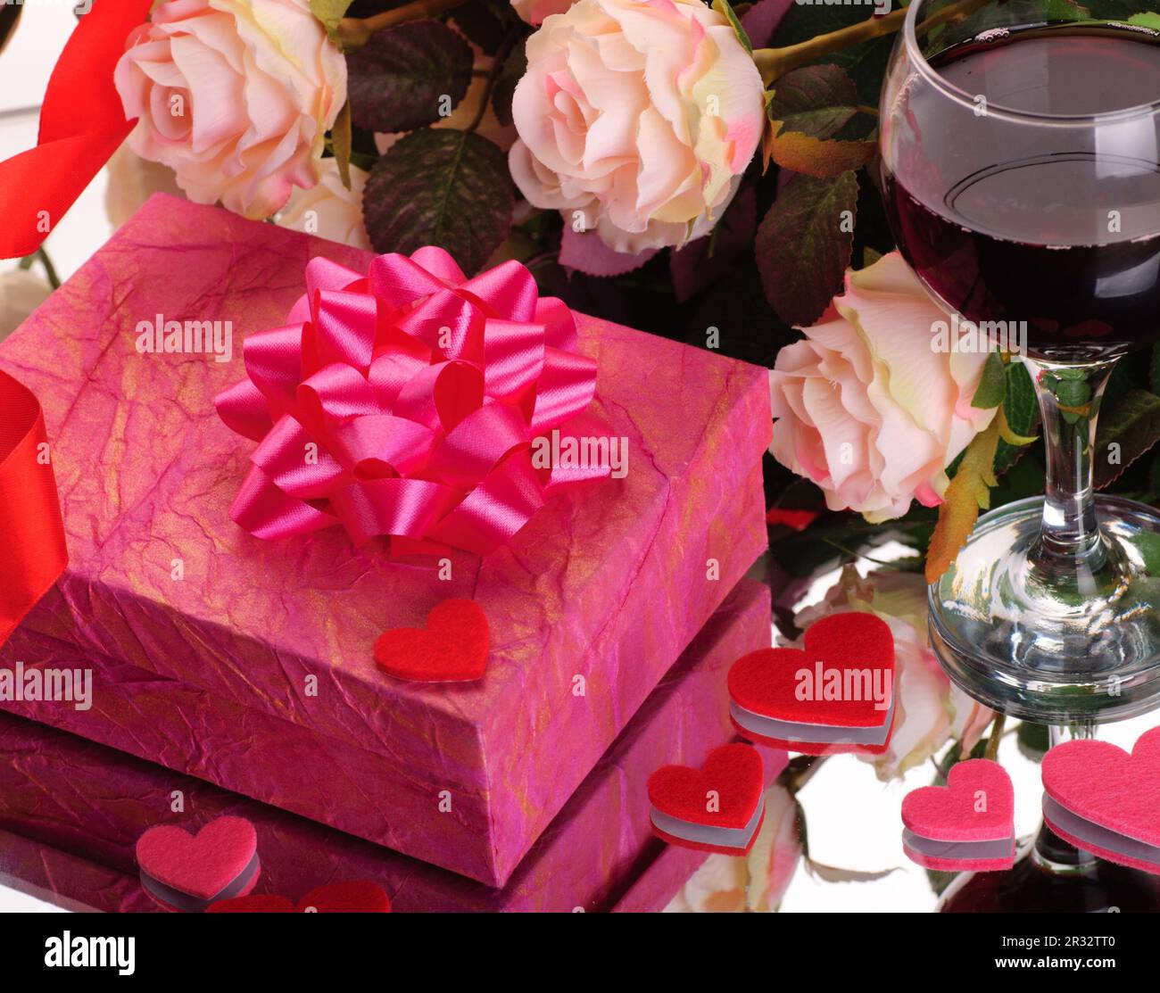 Pink ribbon dinner hi-res stock photography and images - Alamy