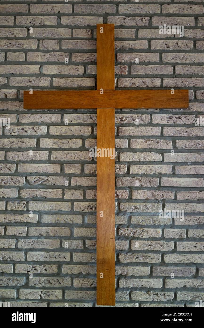 Brick wound hi-res stock photography and images - Alamy