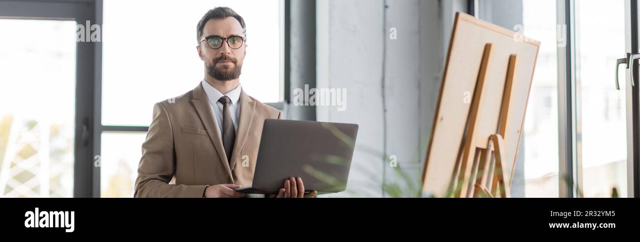 Professional brainstorming hi-res stock photography and images - Alamy
