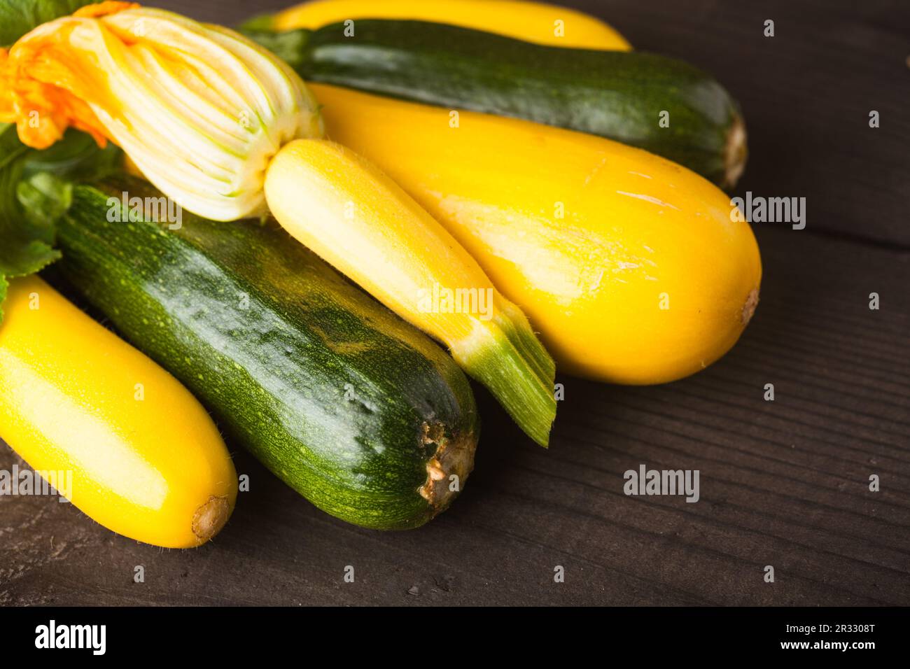 Yellow and green zucchini Stock Photo - Alamy