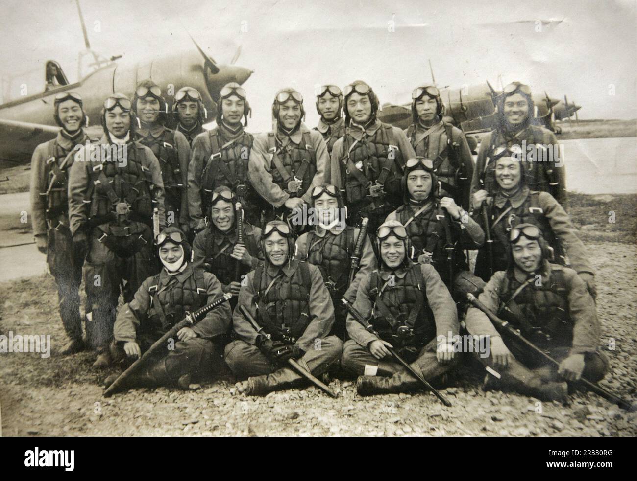 Group photo of Japanese Kamikaze pilots at Chōshi airfield, Japan, 1944 ...