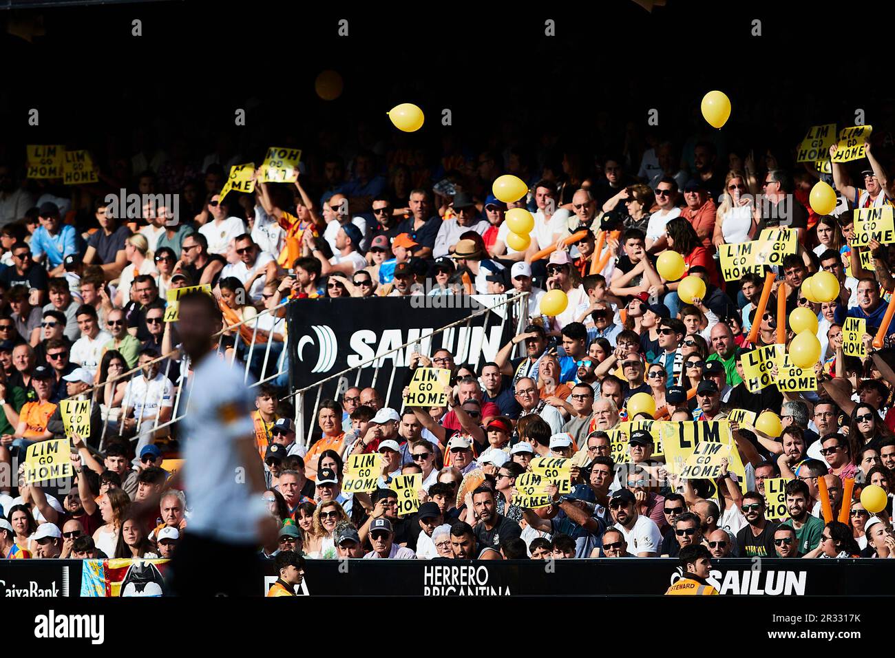 Real madrid fans raise hi-res stock photography and images - Alamy