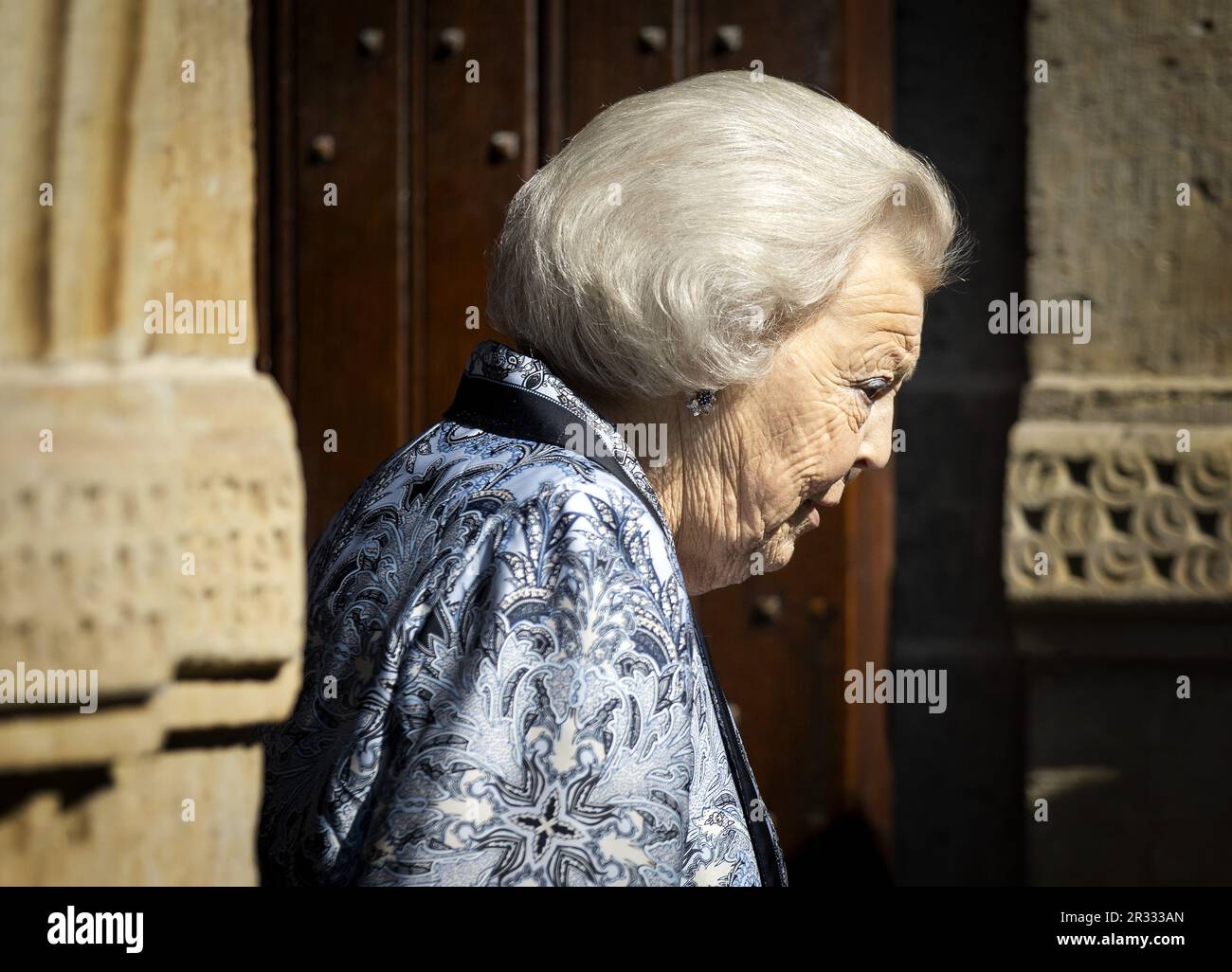 LEAD - Princess Beatrix leaves the Leiden town hall after the ...