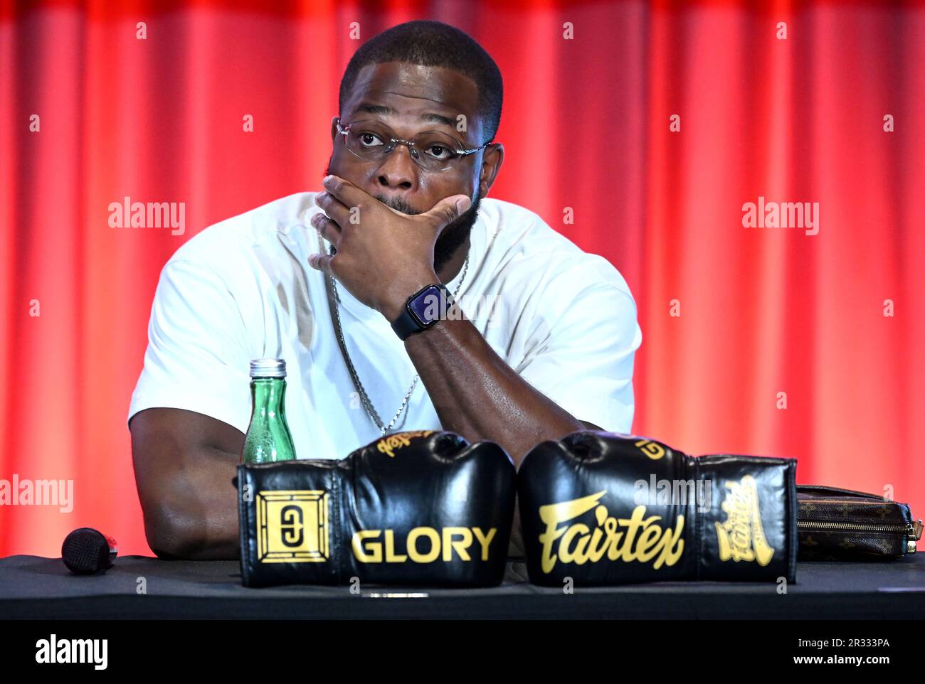 Glory collision 5 hi-res stock photography and images - Alamy