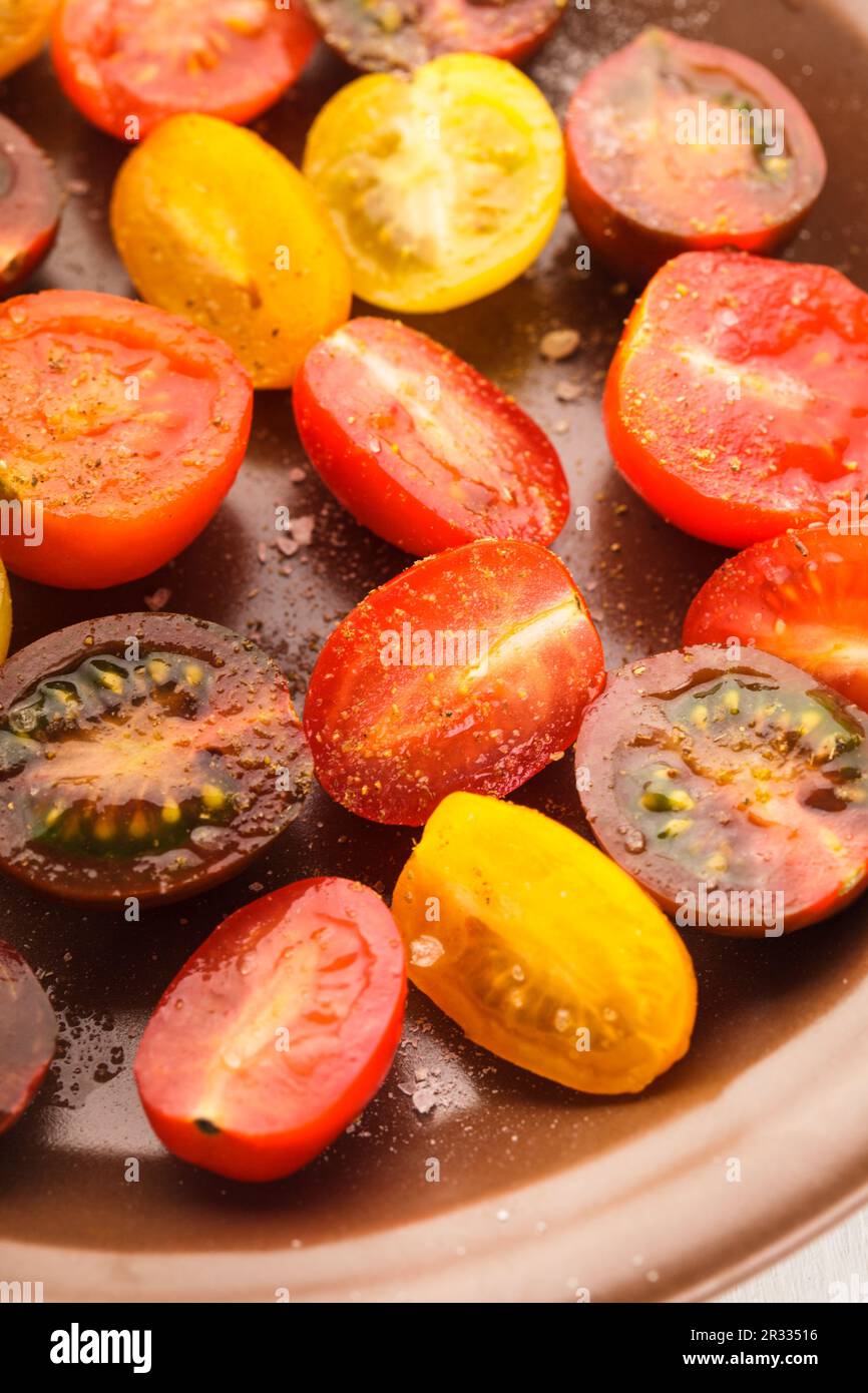 Types of tomatoes to plant hi-res stock photography and images - Alamy