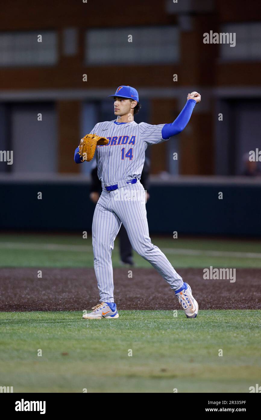 Florida Gators first baseman Jac Caglianone (14) on defense against the ...