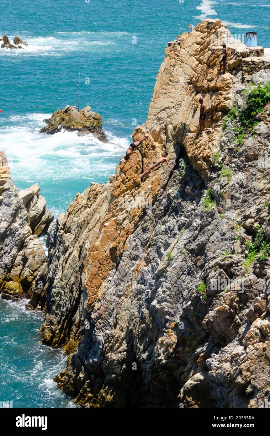 La Quebrada Cliff Divers in Acapulco, Mexico Stock Photo - Alamy