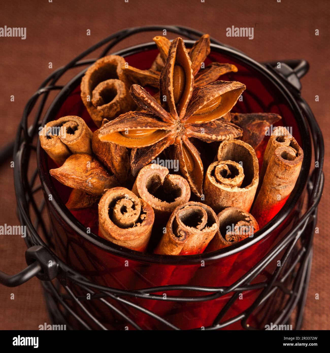 Dry aromatic cinnamon sticks hi-res stock photography and images - Alamy