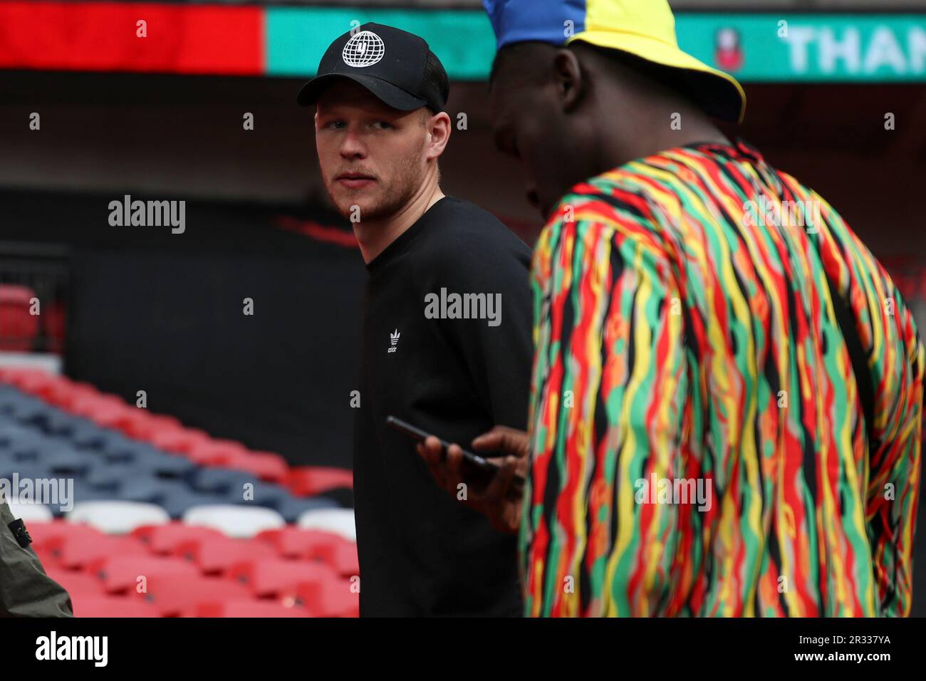Aaron arsenal fc wembley stadium hi-res stock photography and images ...