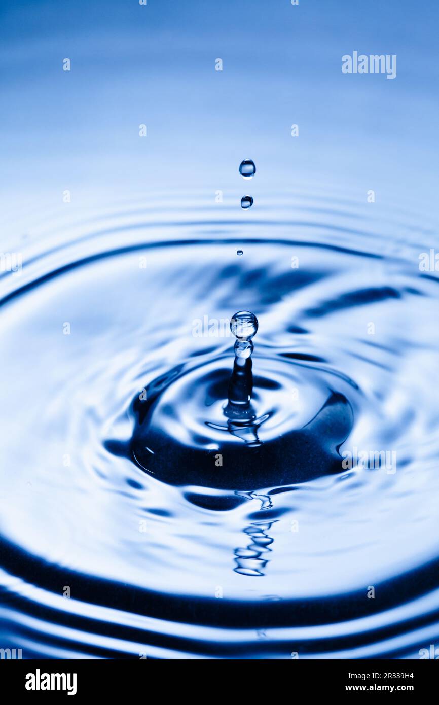 Water drop light hi-res stock photography and images - Alamy