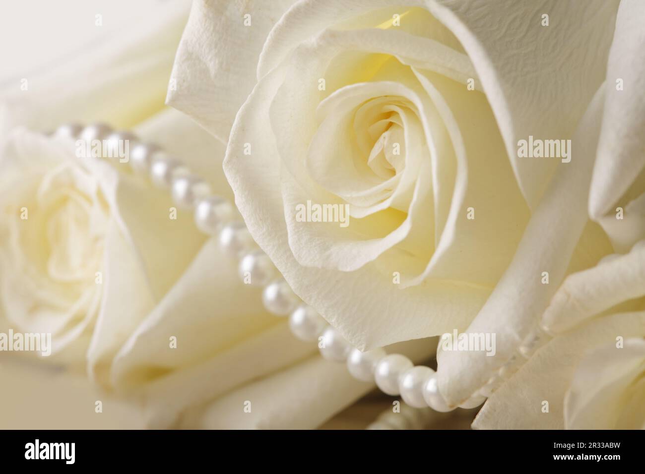Pearl anniversary hi-res stock photography and images - Alamy