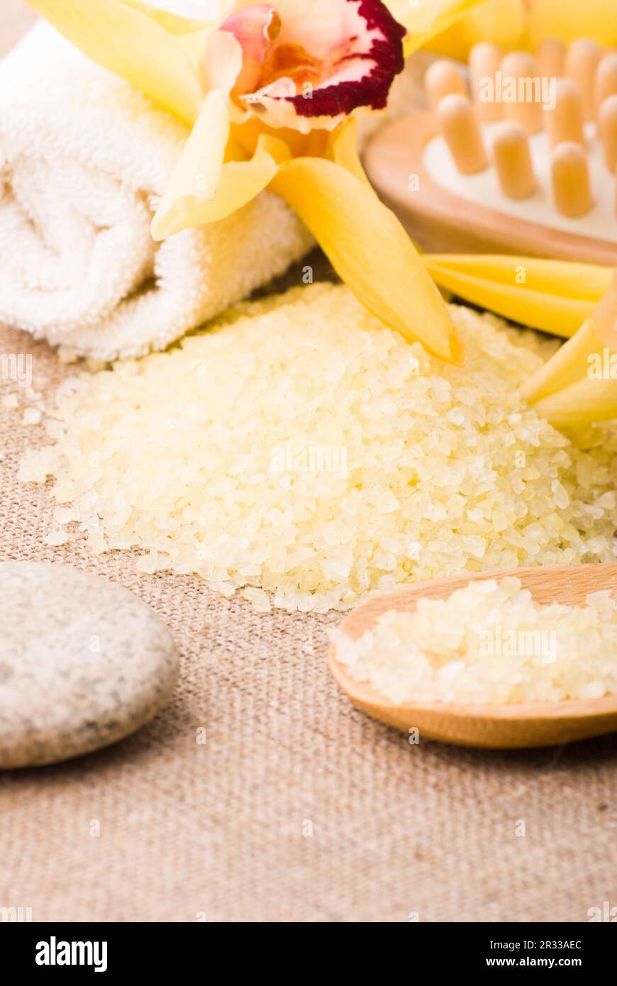 Spa yellow hi-res stock photography and images - Alamy
