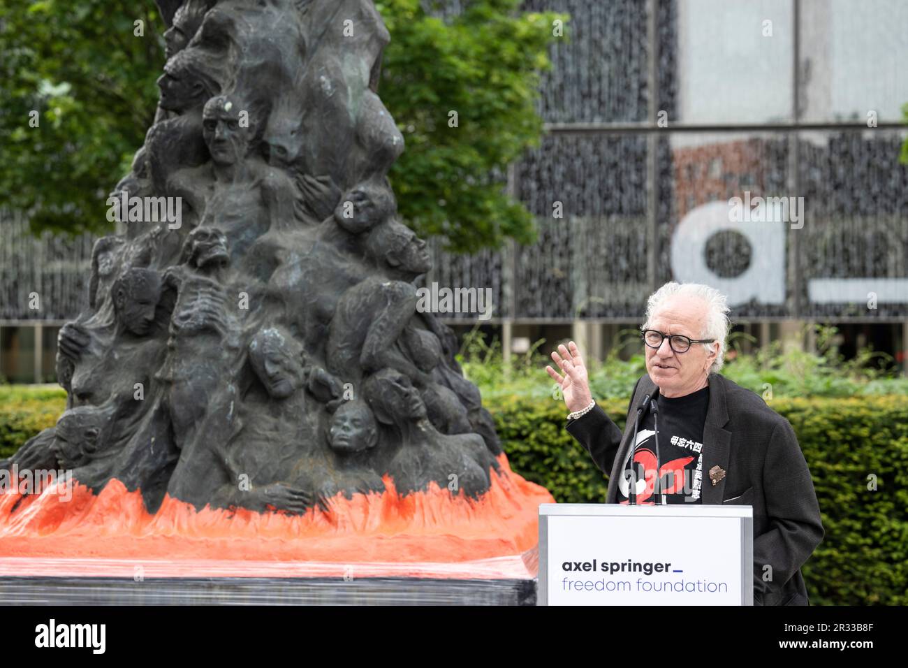 Berlin, Germany. 22nd May, 2023. Artist Jens Galschiot speaks in front ...