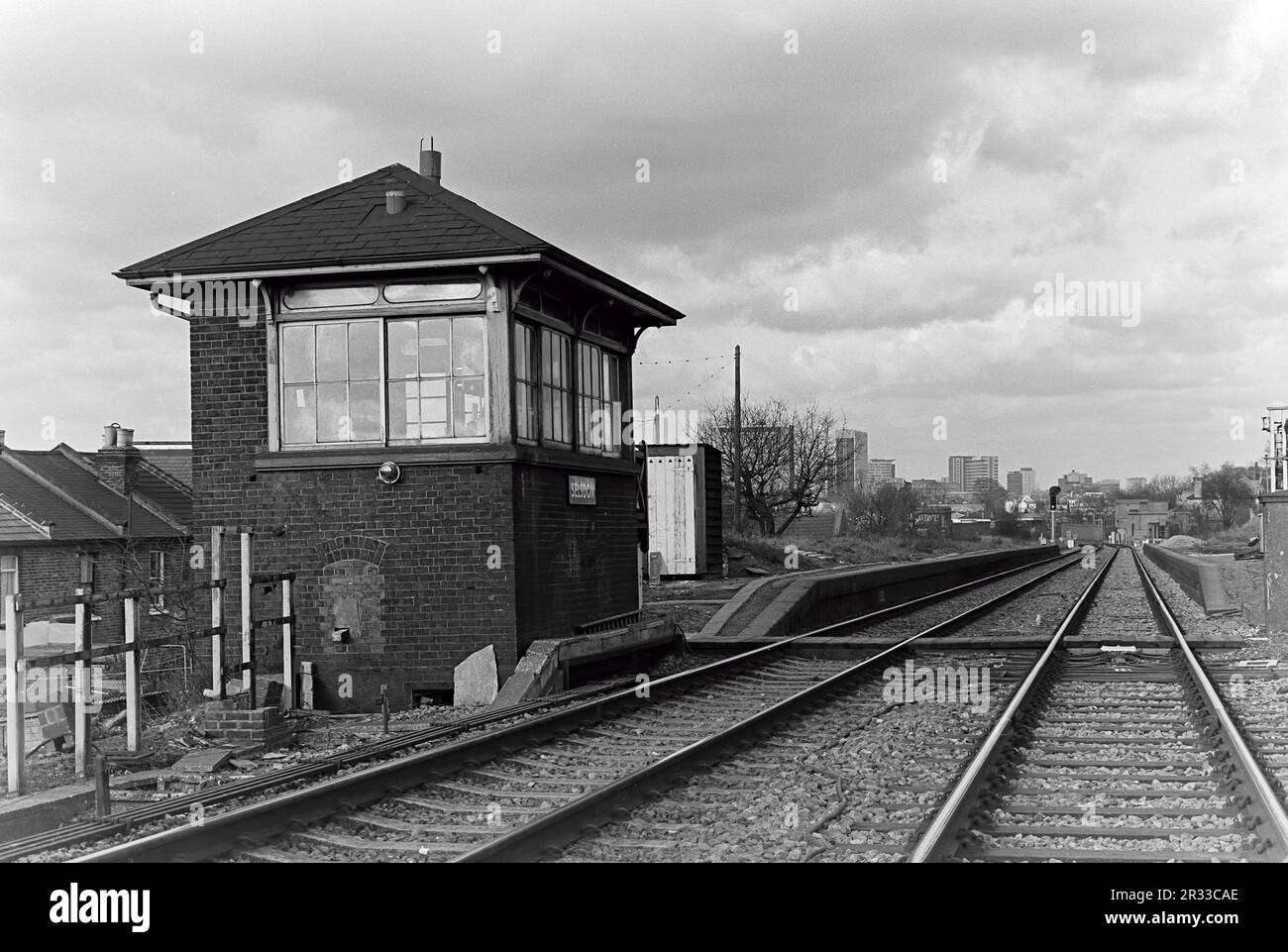 Selsdon Signal Box & Derelict Oxted Platforms Stock Photo - Alamy