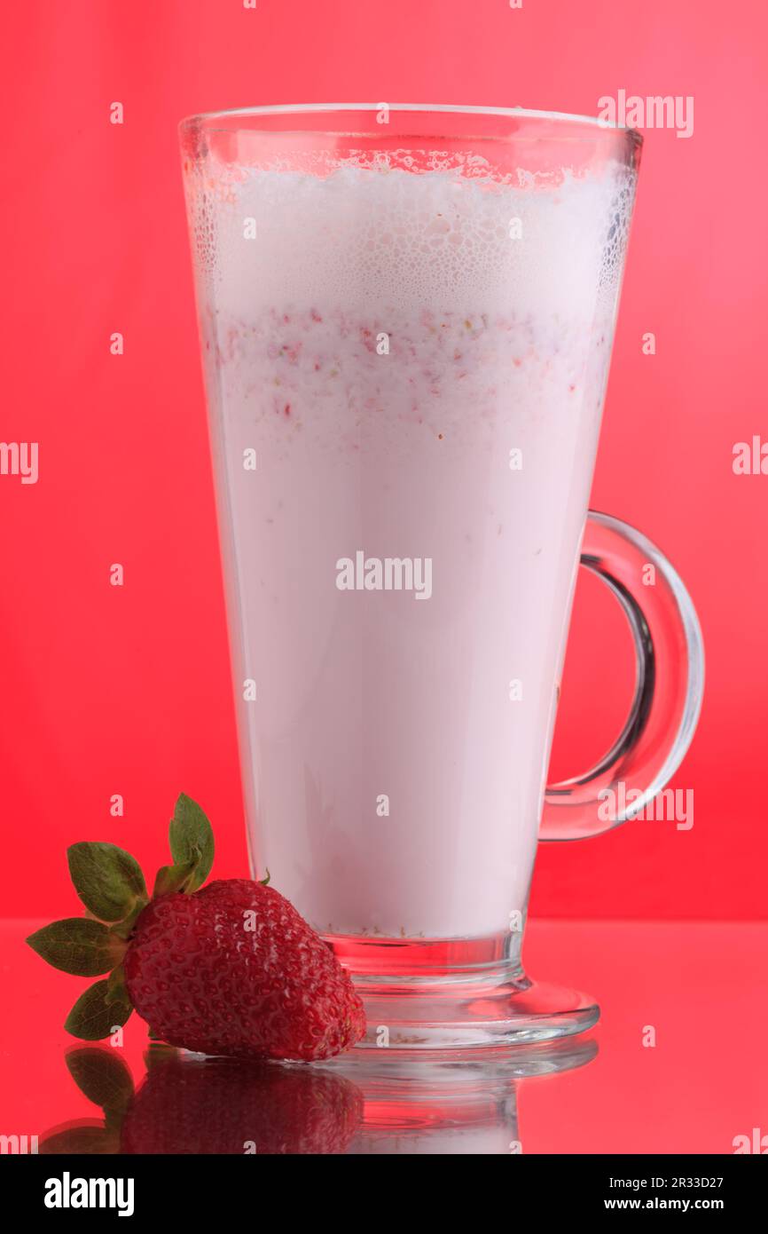 Alcoholic milkshake hi-res stock photography and images - Alamy