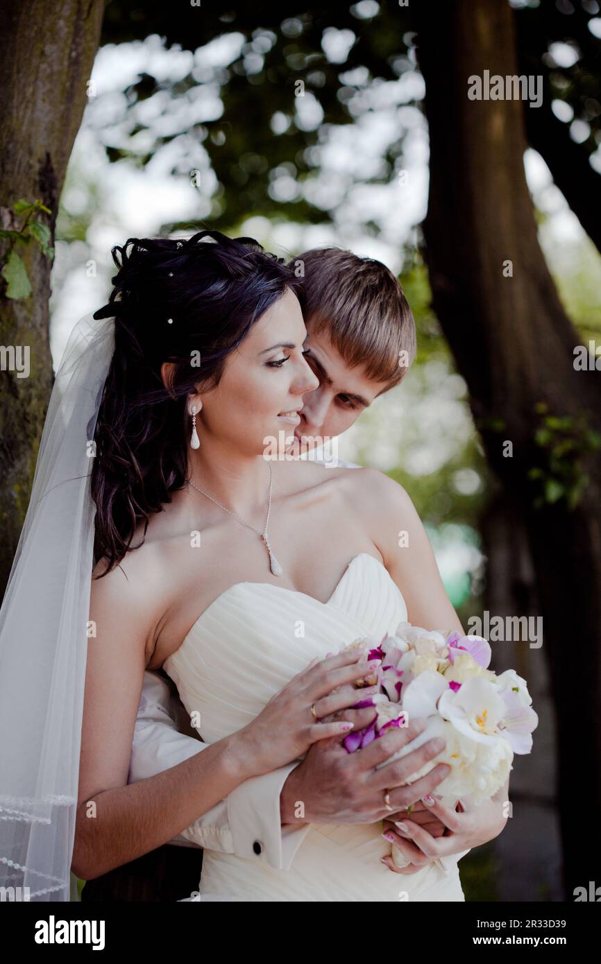 Couple outdoor hi-res stock photography and images - Alamy