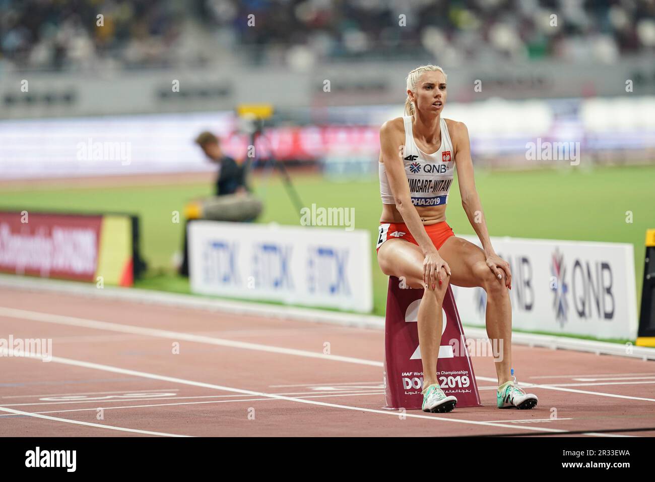Iga Baumgart-Witan running the 400m at the 2019 World Athletics ...
