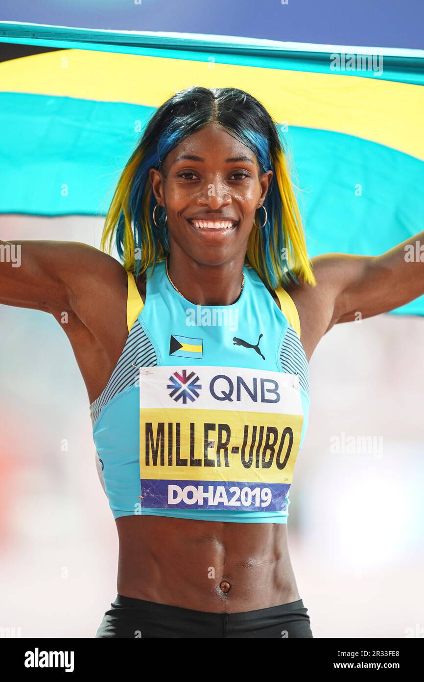 Shaunae Miller-Uibo with his country's flag in the 400m at the 2019 ...