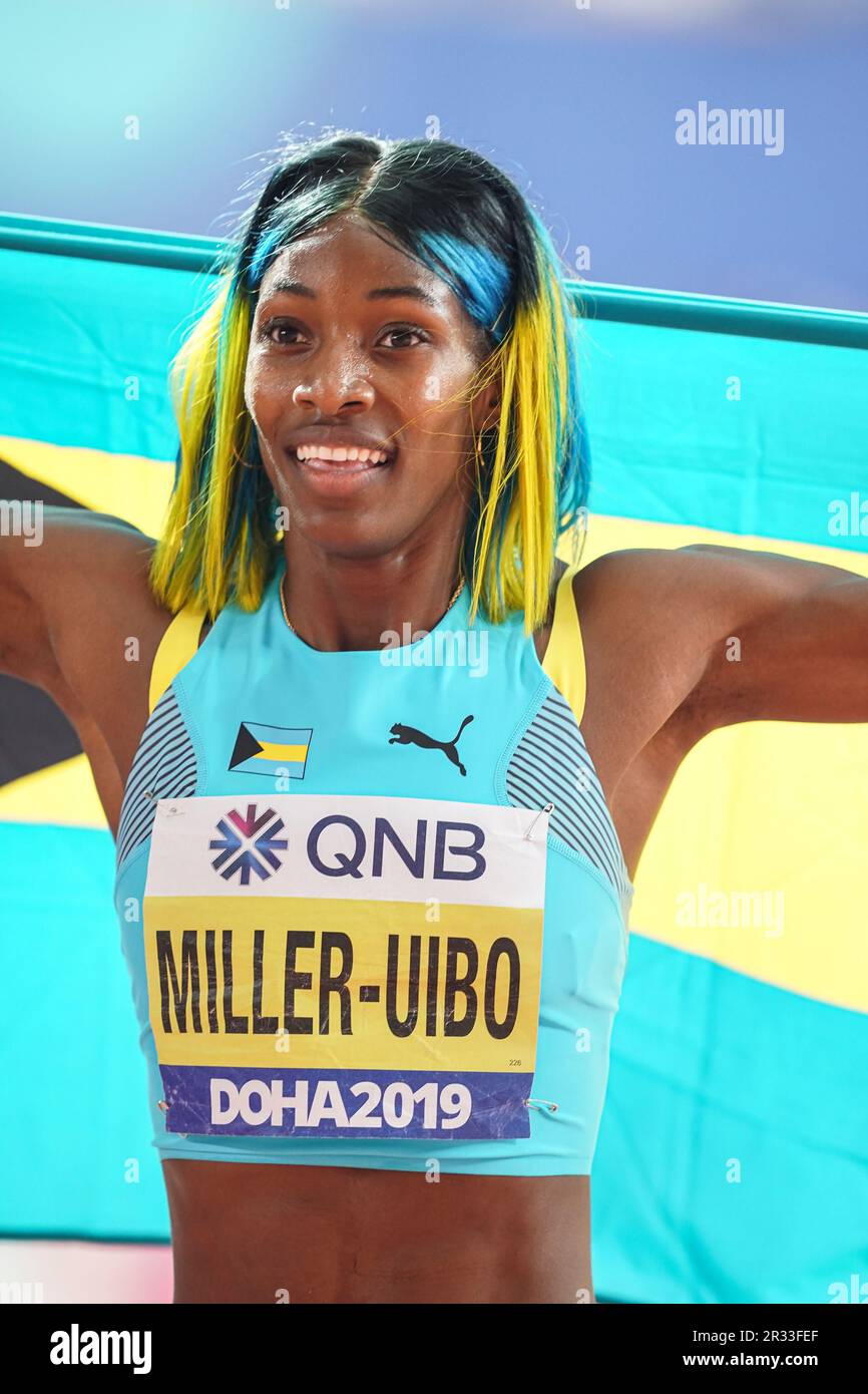 Shaunae Miller-Uibo with his country's flag in the 400m at the 2019 ...