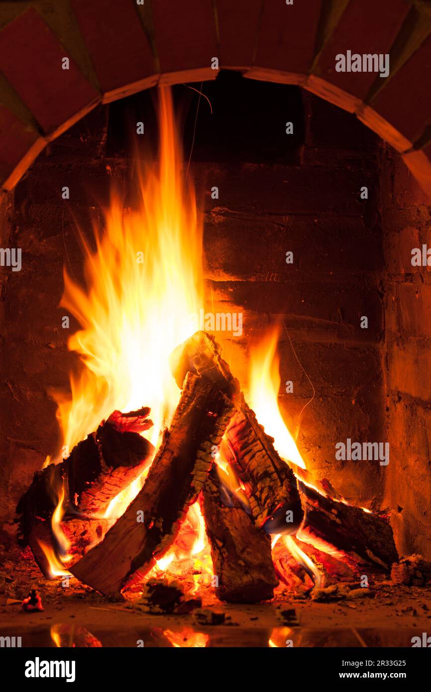 Burning fire red brick hi-res stock photography and images - Alamy
