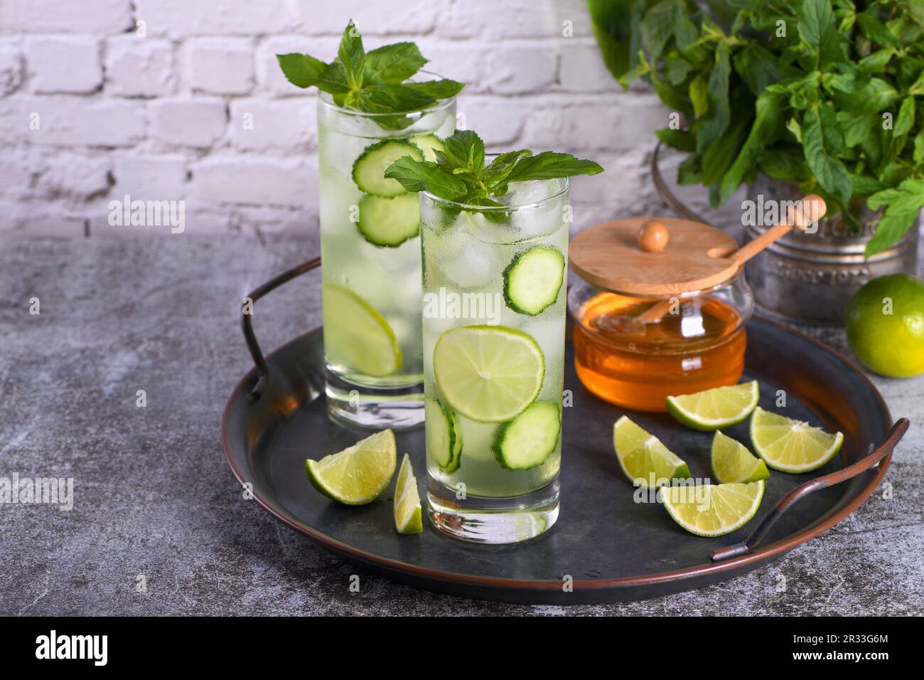 Mint and cucumber mocktail hi-res stock photography and images - Alamy