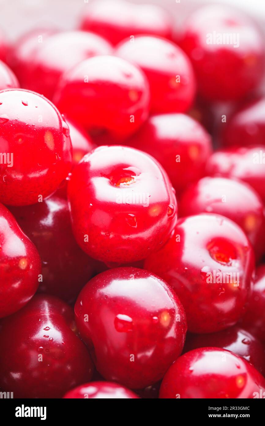 Maroon ripe cherries hi-res stock photography and images - Alamy