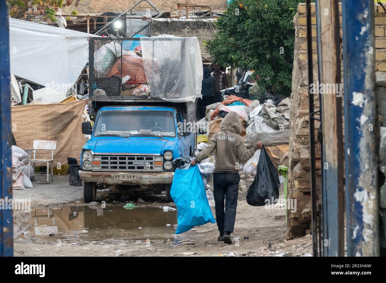 Shiraz, Iran- December 31, 2022: garbage collectors Stock Photo - Alamy