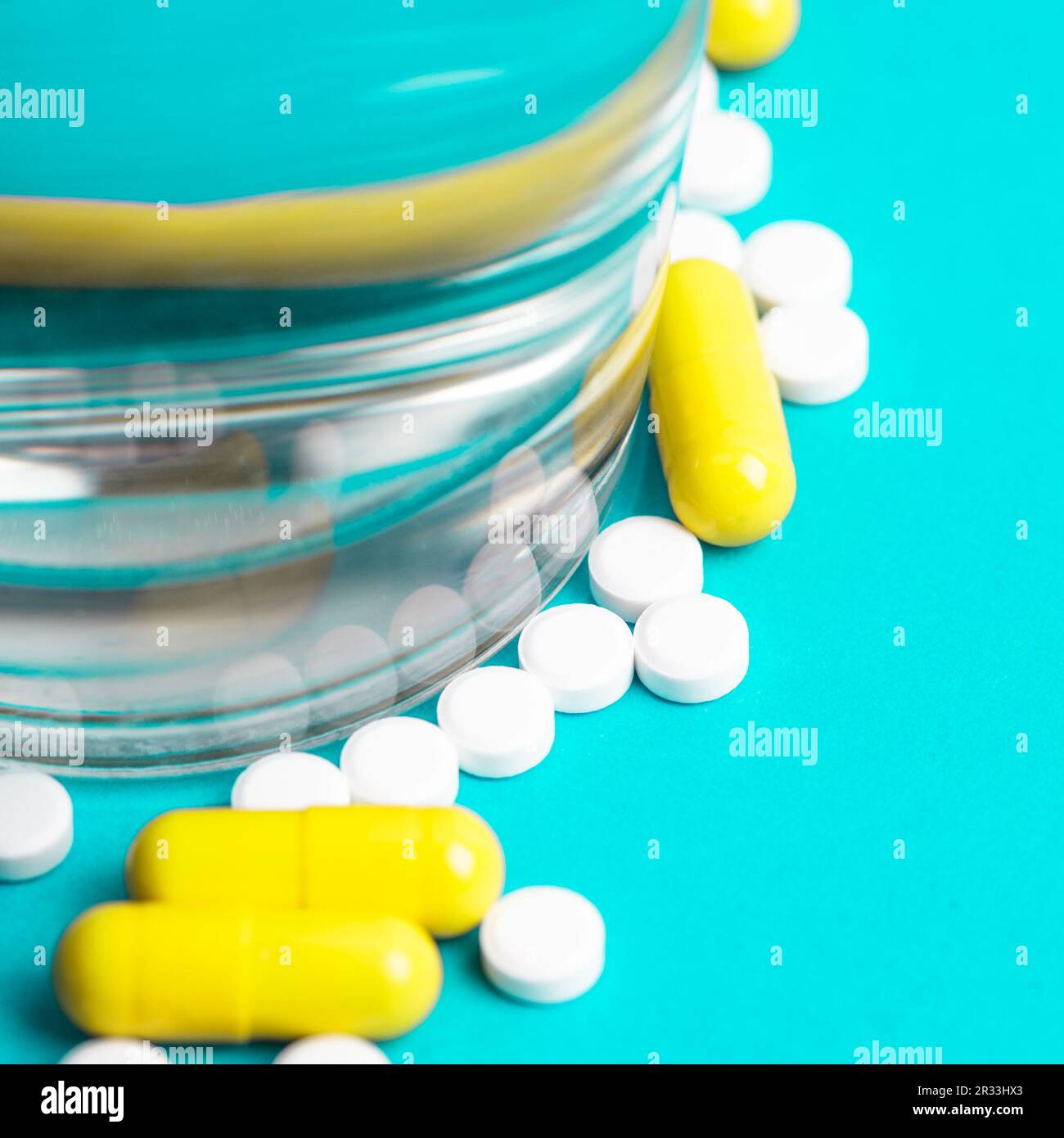 Medicine pills hi-res stock photography and images - Alamy