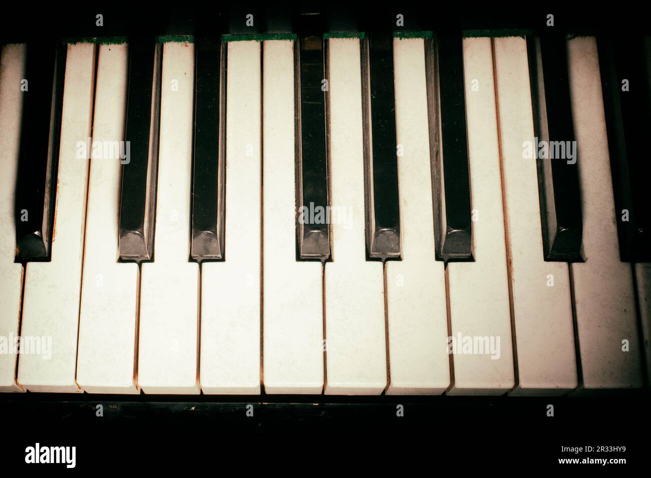 Piano keys frame hi-res stock photography and images - Alamy