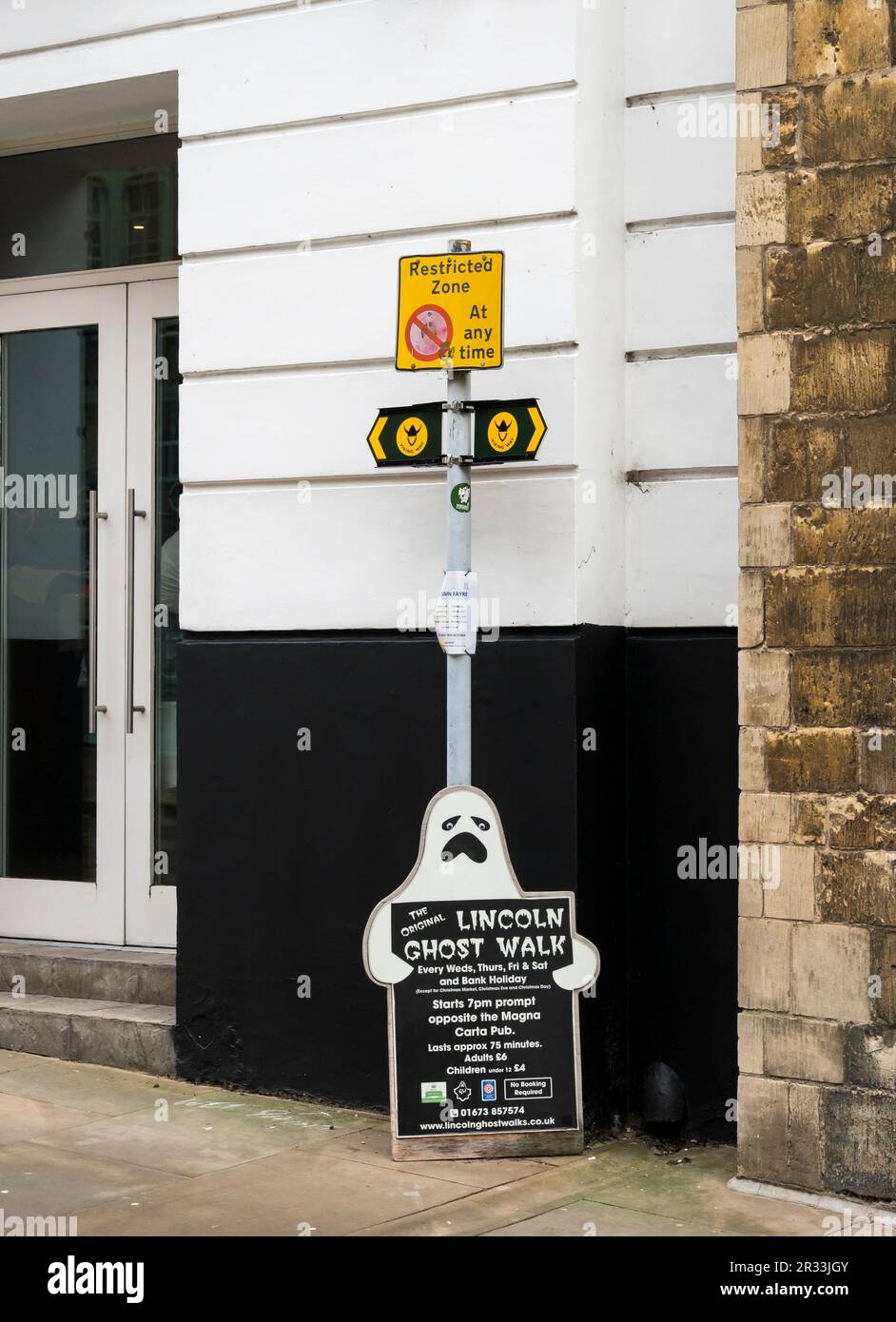 Lincoln Ghost Walk advertisement sign leaning against post, Bailgate ...