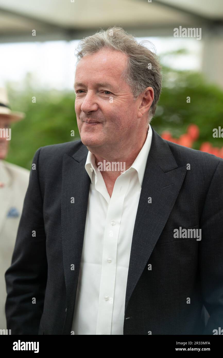 Seasonal show tv hi-res stock photography and images - Alamy