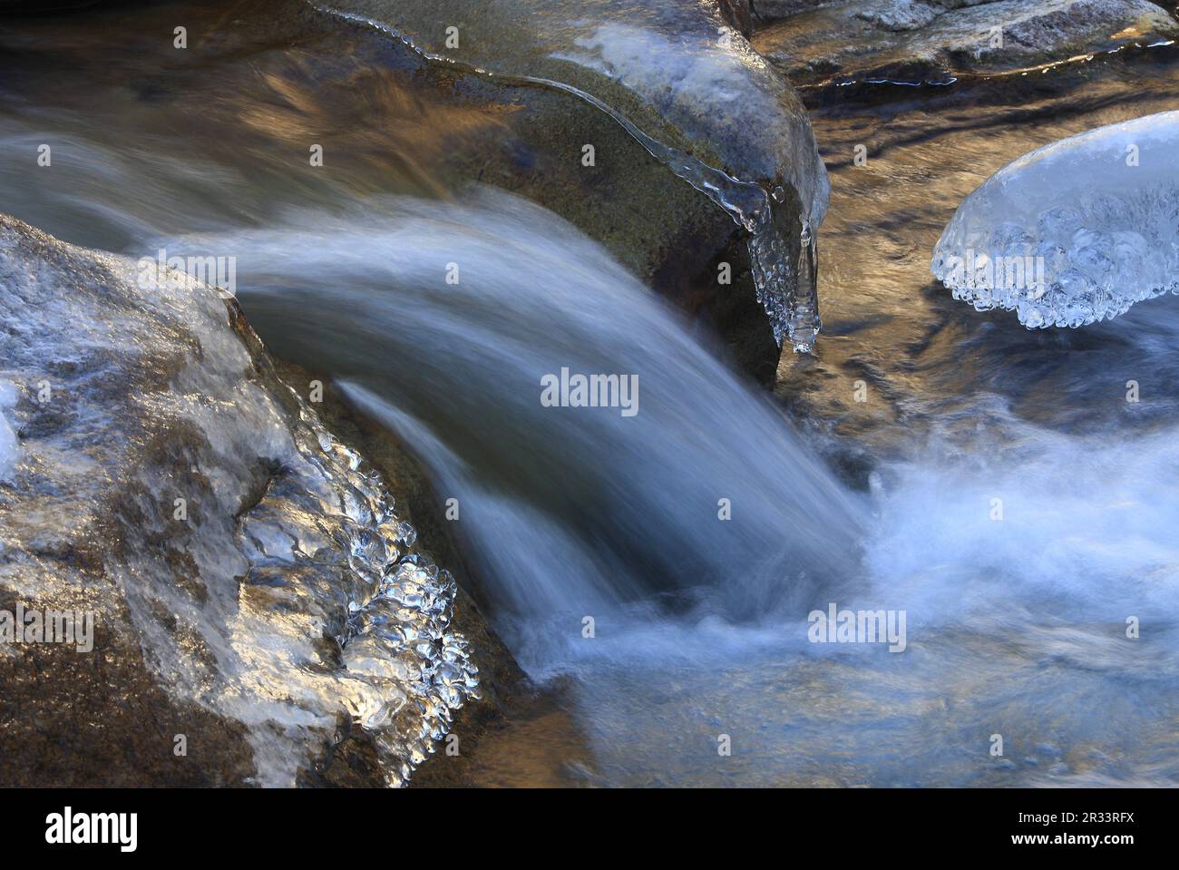 Ice and stones hi-res stock photography and images - Alamy