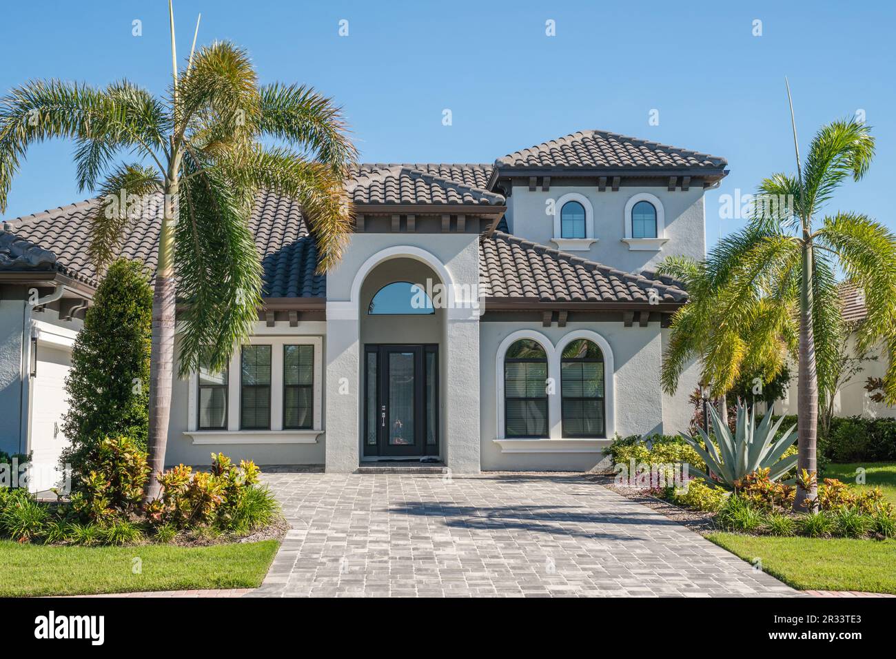 Modern Luxury Mansion Exteriors