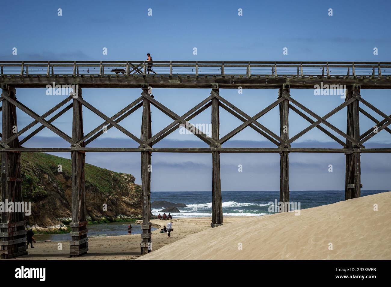 beach and bridge at The Pudding Creek Trestle Stock Photo - Alamy