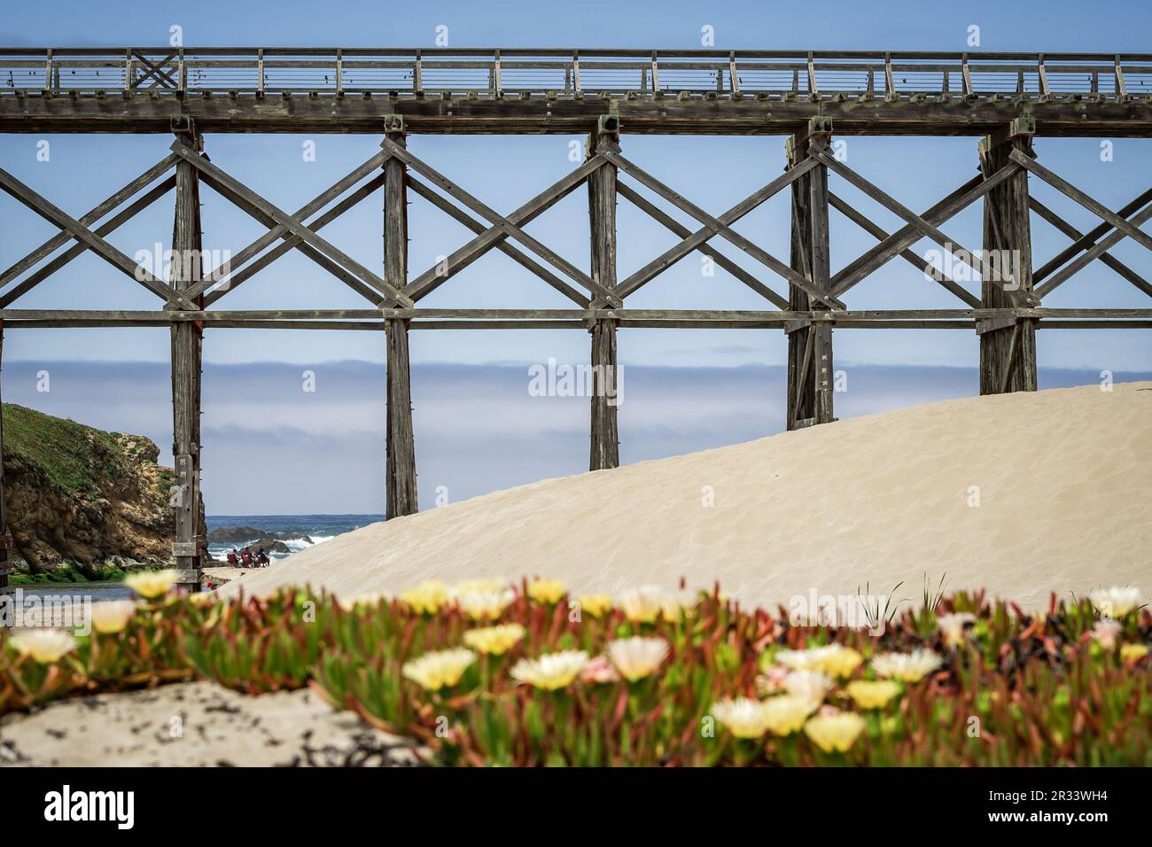 beach and bridge at The Pudding Creek Trestle Stock Photo - Alamy