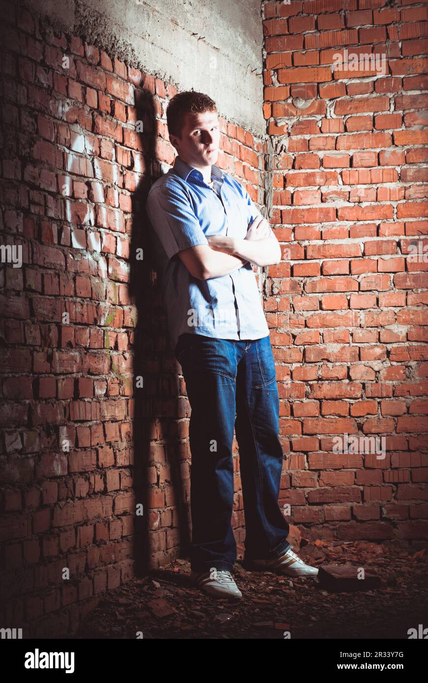 Man leaning on wall graffiti hi-res stock photography and images - Alamy