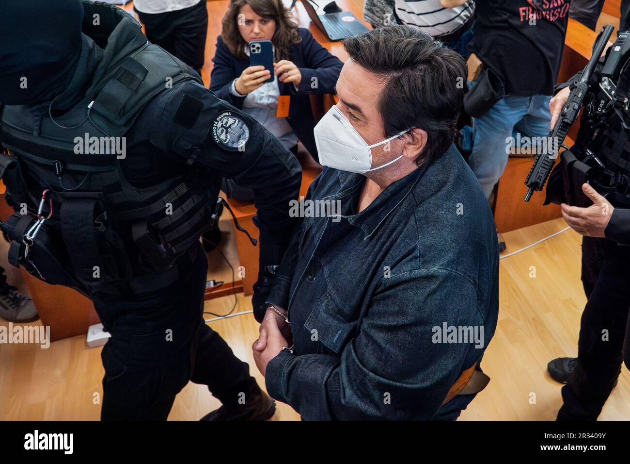 Zuma press court room hi-res stock photography and images - Alamy