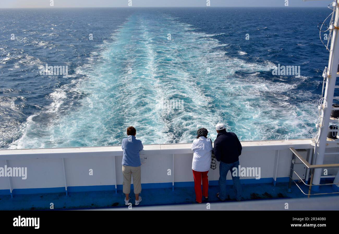 Fast ships hi-res stock photography and images - Alamy