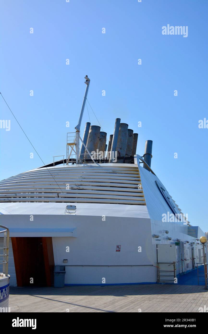 Fast ships hi-res stock photography and images - Alamy