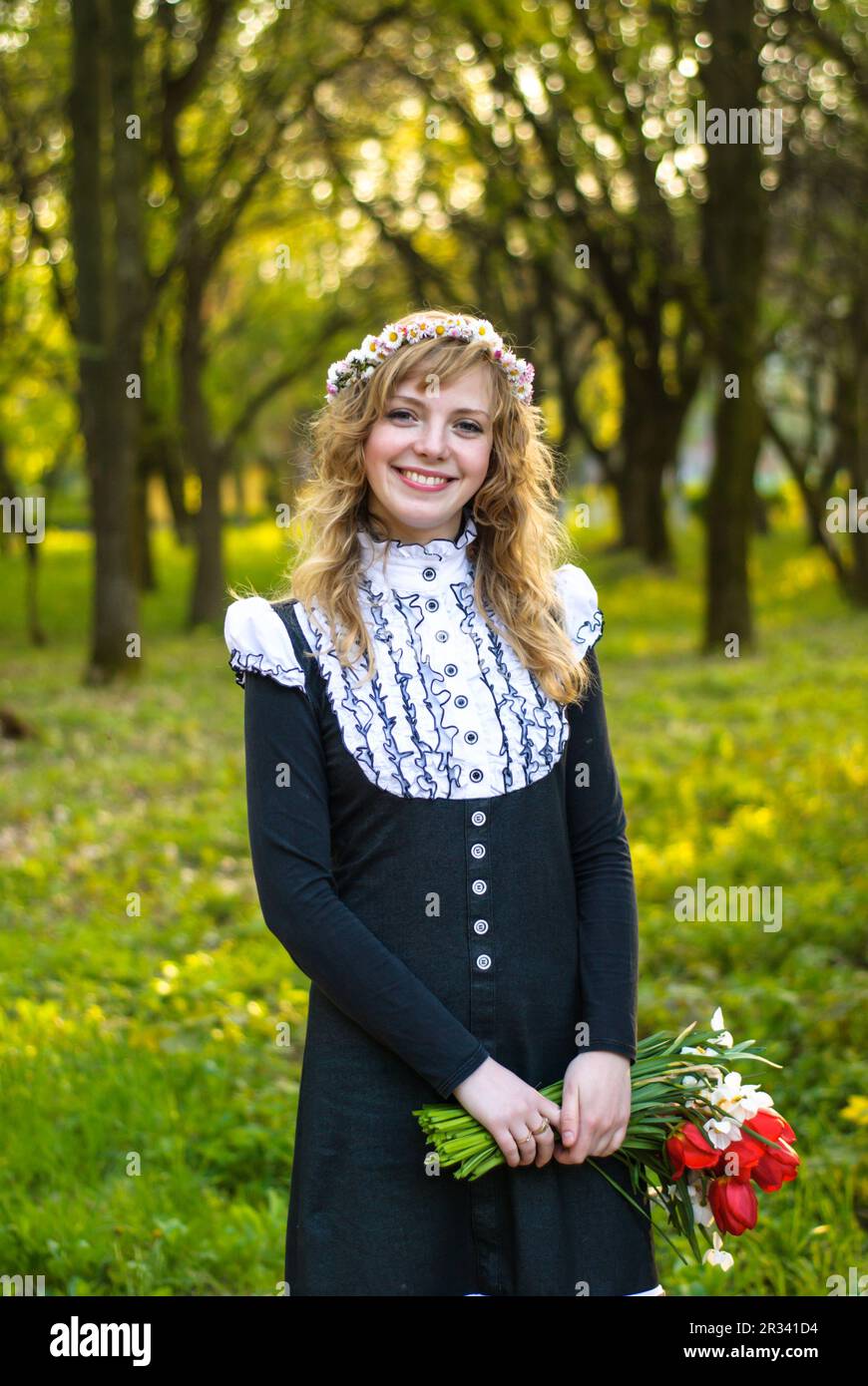 Cute girl walking hi-res stock photography and images - Alamy