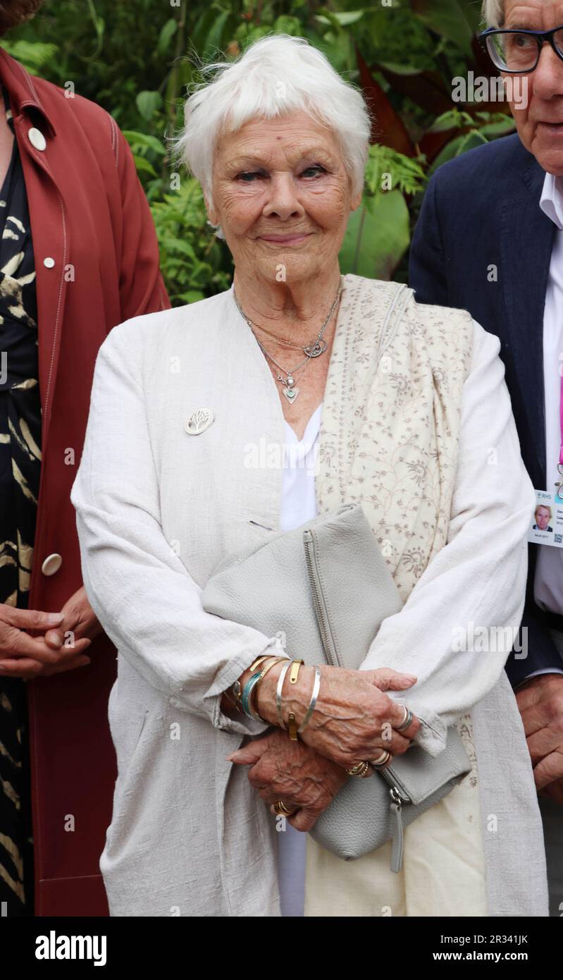 London, UK. 22nd May, 2023. Dame Judi Dench visits a garden at the 2023 ...