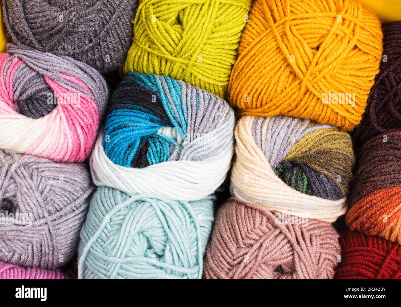 Fabric threads hi-res stock photography and images - Alamy
