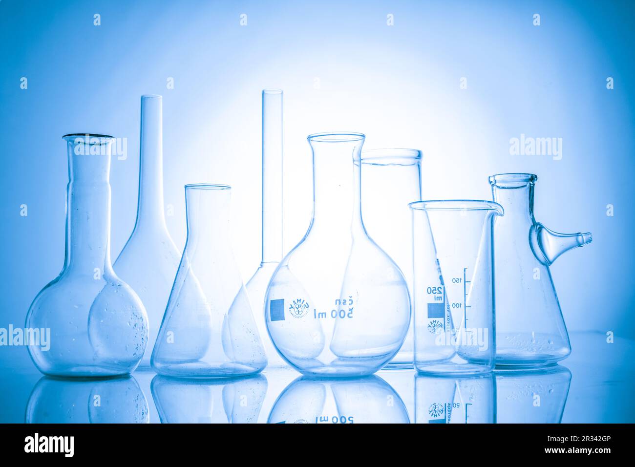 Lab beaker glass hi-res stock photography and images - Alamy