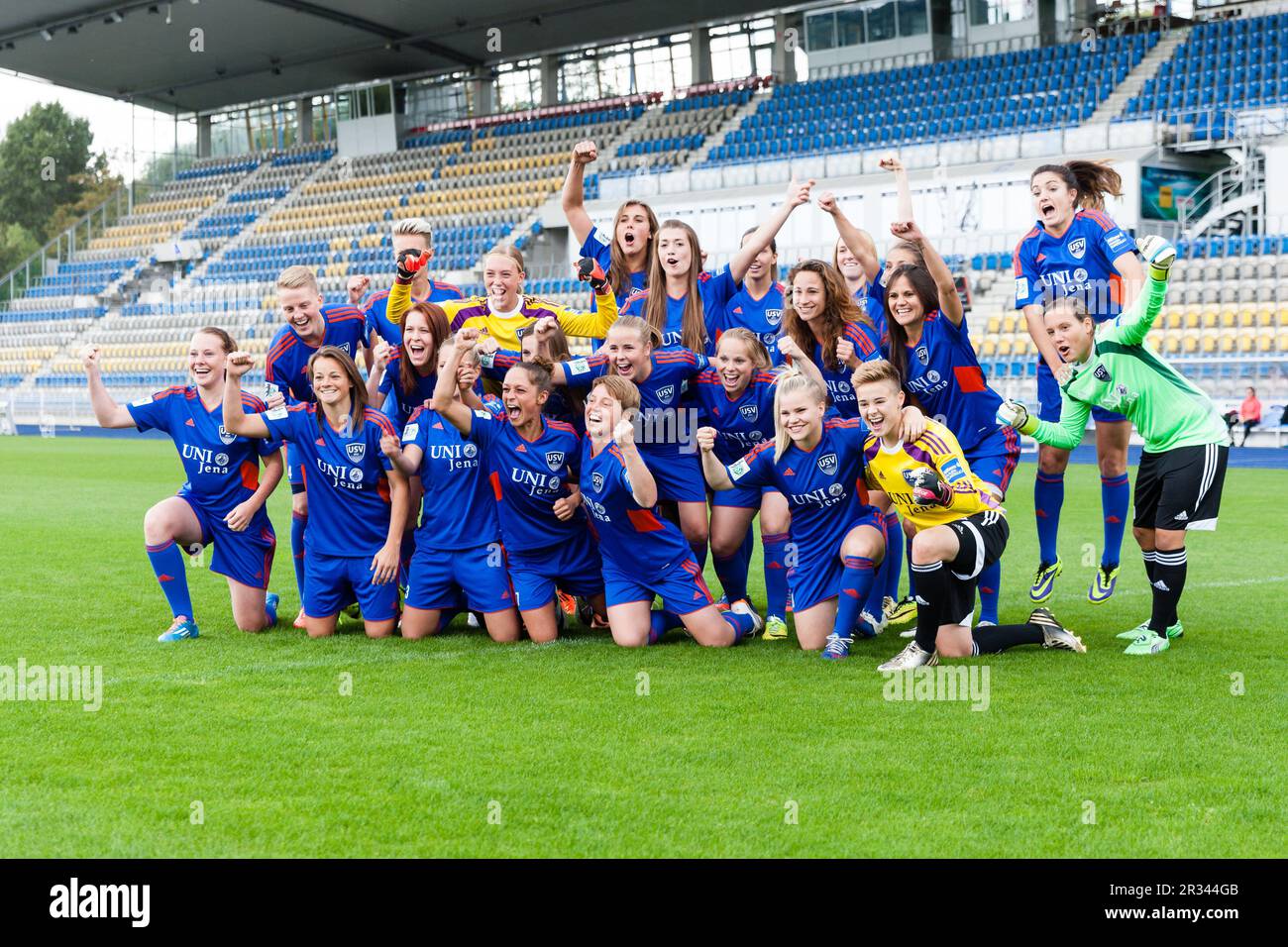Team photo cheer Stock Photo - Alamy